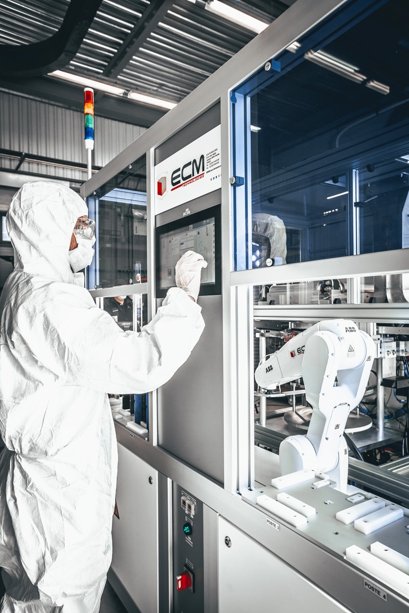 Robotized solutions for battery pack manufacturing | ECM